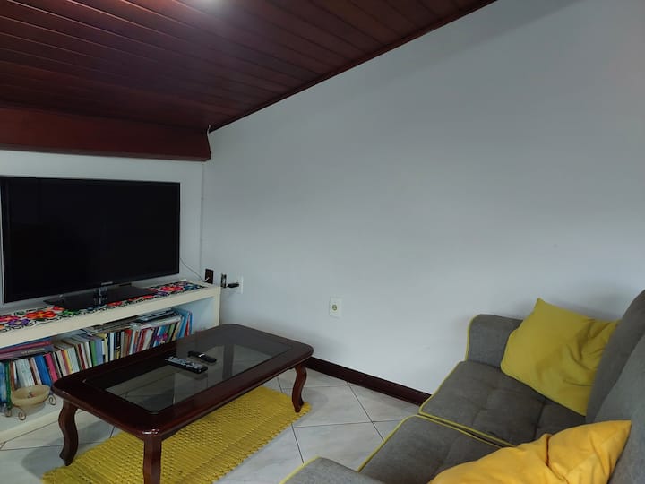 Suite C/ Wi-fi, áRea De Trabalho, Tv, Vista Jardim - Pindamonhangaba