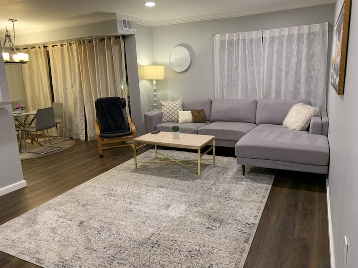 Simple Comfort · King Bed · Near Pike & Rose/metro - Bethesda, MD