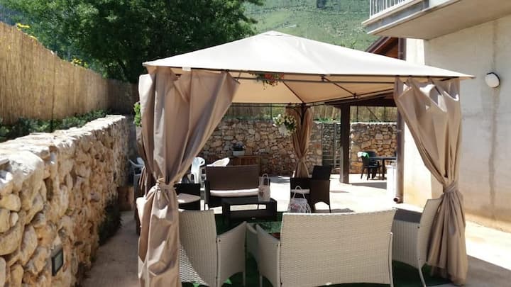 Appartamento In Villa Splendente - Castellammare del Golfo