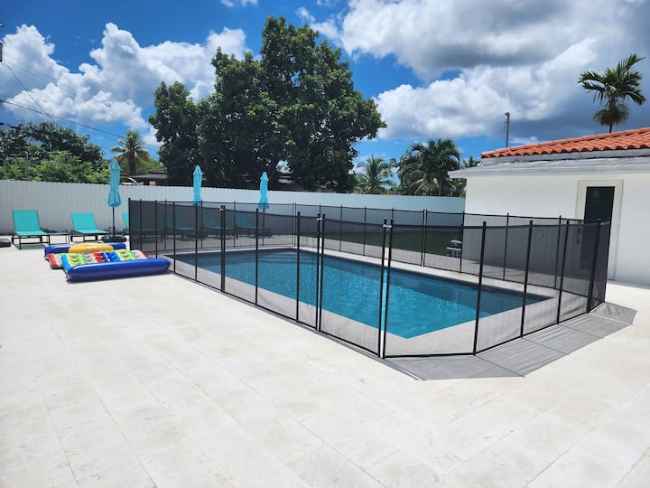 Heated Pool Home Only 7 Miles From Mia Airport - Doral, FL