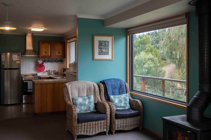 Fully Fenced Home On Bruny Island, Wrap Around Decks, 20m To Water On 3 Sides - Bruny Island
