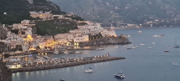 Posto Macchina Discesa A Mare Con Ascensore Unica - Amalfi
