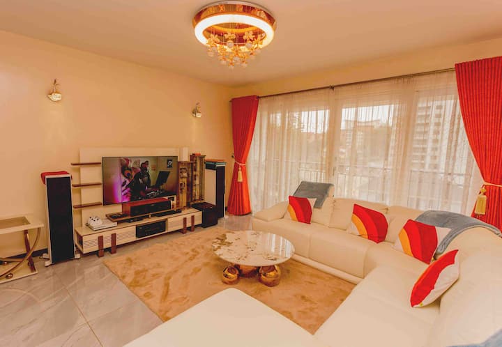 The Crescent Apartments; 3 Bed Immaculate Condo - Kenia