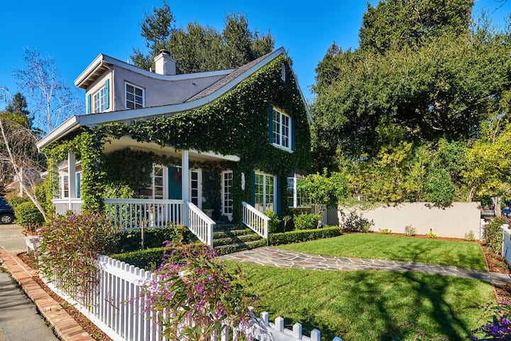 Welcome To Our Charming Tudor Home - Menlo Park, CA