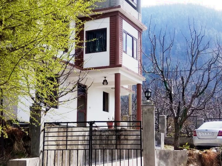 Winter Heaven Cottage With Exotic View - Manali