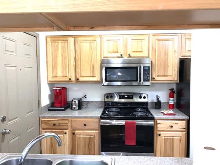 2 Bed 2 Bath Condo - Colorado Springs, CO
