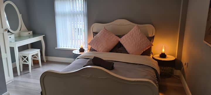 Room 2 - Double Room In Top City Centre Location! - Belfast