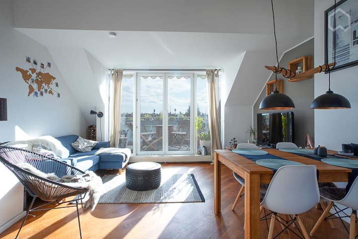 Dachgeschoss Wohnung Mit Dachterrasse - München