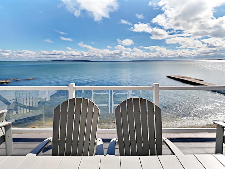 Put-in-bay Lower Waterfront 12-person Condo - Put-in-Bay, OH