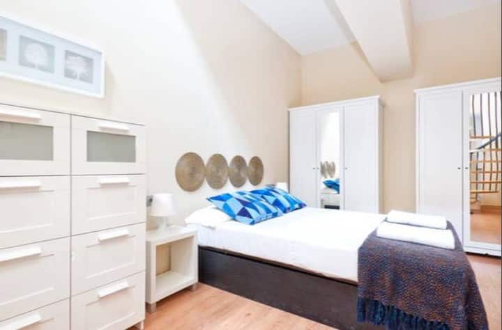 Duplex For Students,travellers,businessmen Parking - Barcelone