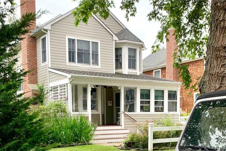 Newly Furnished Greenport Escape With Central Air - Greenport, NY