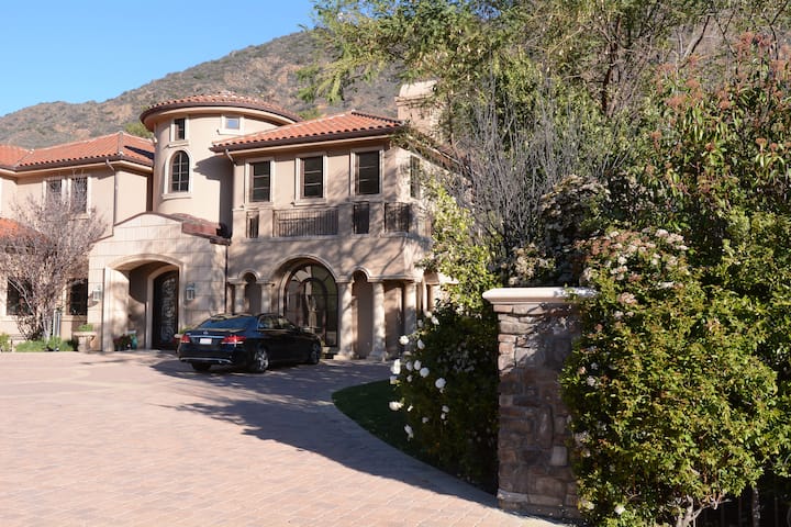 Italian Villa-malibu Wine Country - Agoura Hills, CA