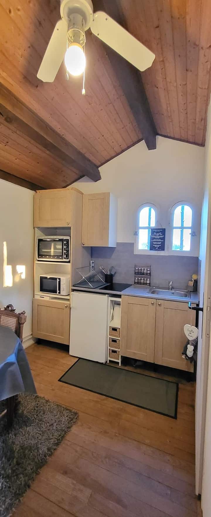 Petit Appartement Dans Vieille Maison Provençale - Castries