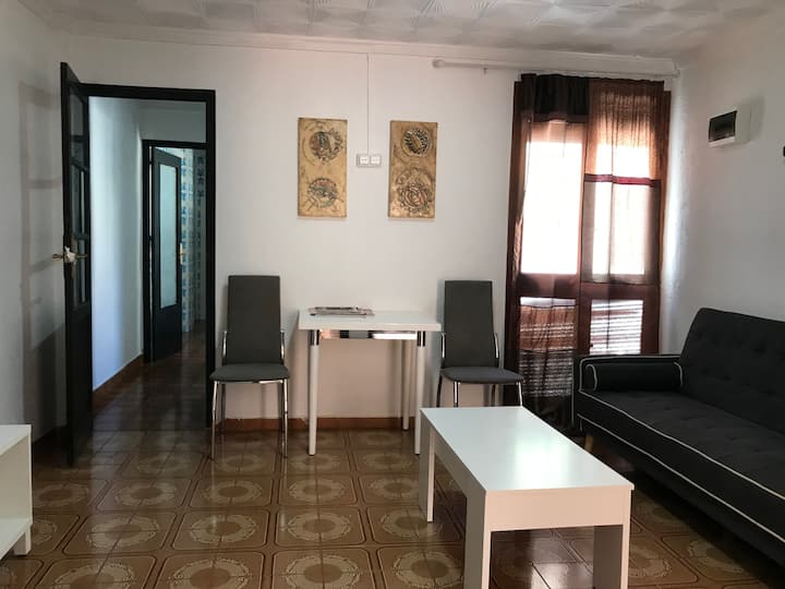 Cosy Old Town Apartment With Large Double Bedroom - Sax