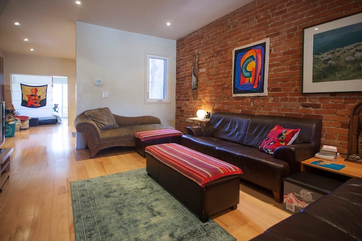 King Size Your Stay! - Toronto