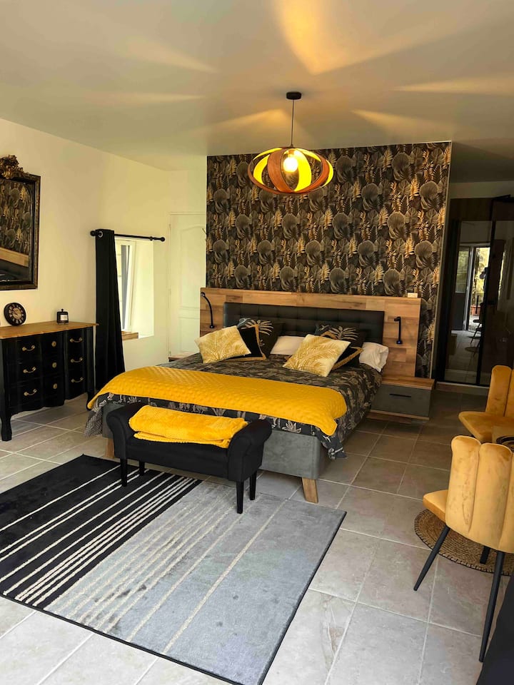 Ecrin De Verdure Entouré D'animaux La Gacilly - La Gacilly