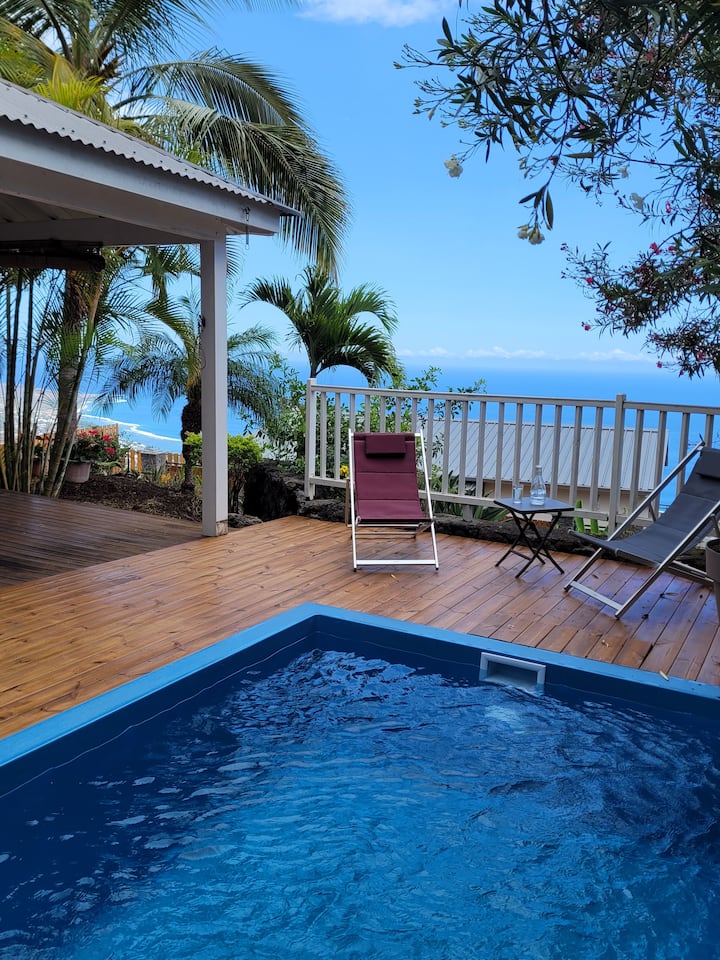 Piscine Chauffée, Spa Et Vue Mer,
Case Hibiscus - Réunion