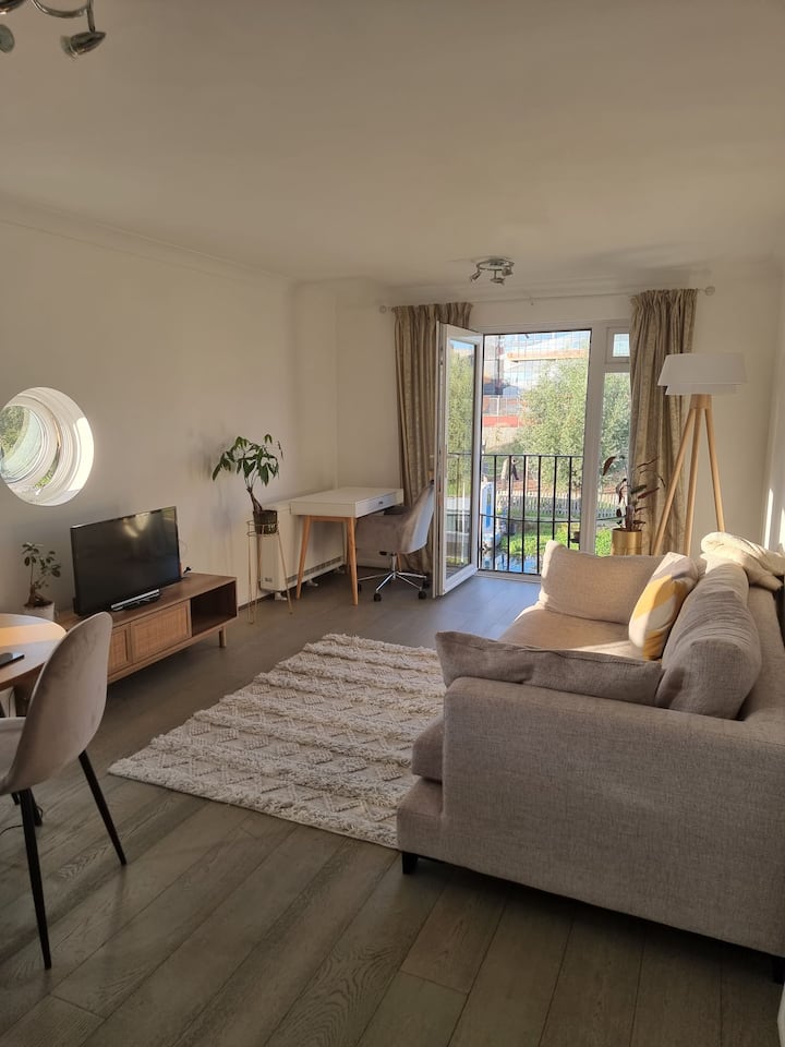 Apartment With Canal Views - Greenwich