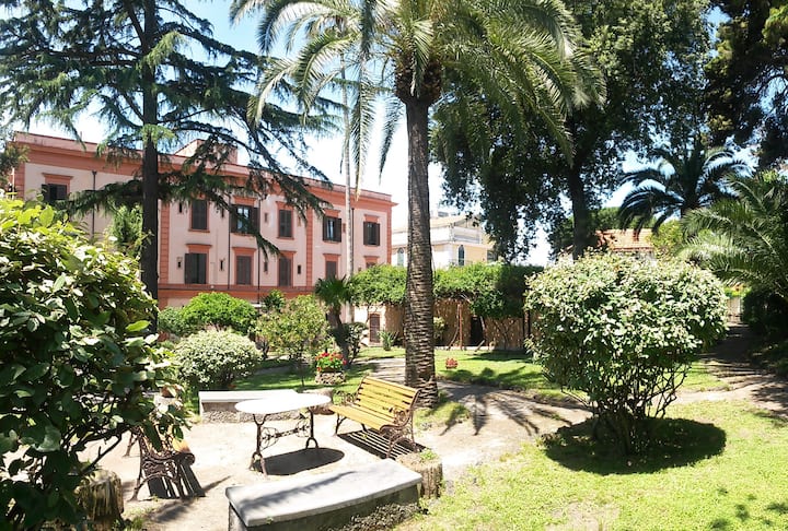 Il Guardiano Di Villa Falco - Portici
