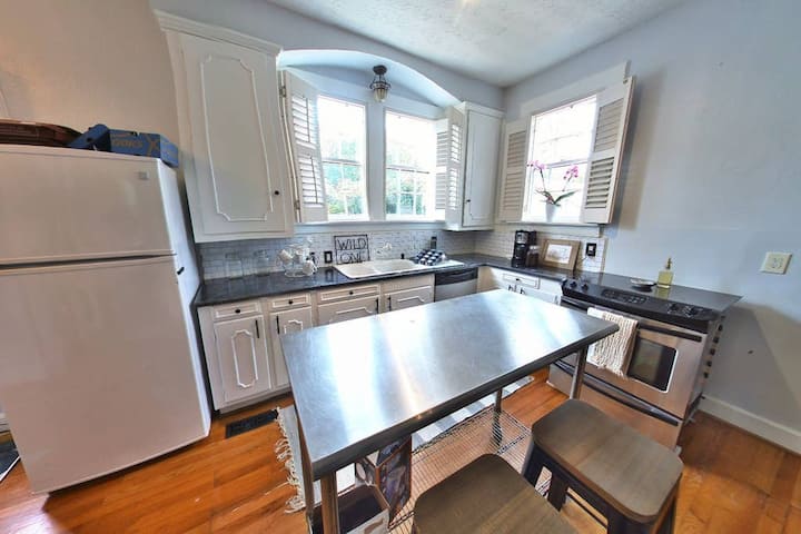 ☆Fully Stocked Kitchen☆3min To Dt ☆No Stress☆ - Columbus, GA