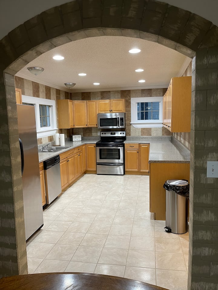 The Best Location Cartersville Downtown. - Cartersville, GA