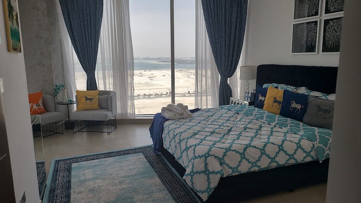 Wonderful Sea View Apartment - Abu Dhabi