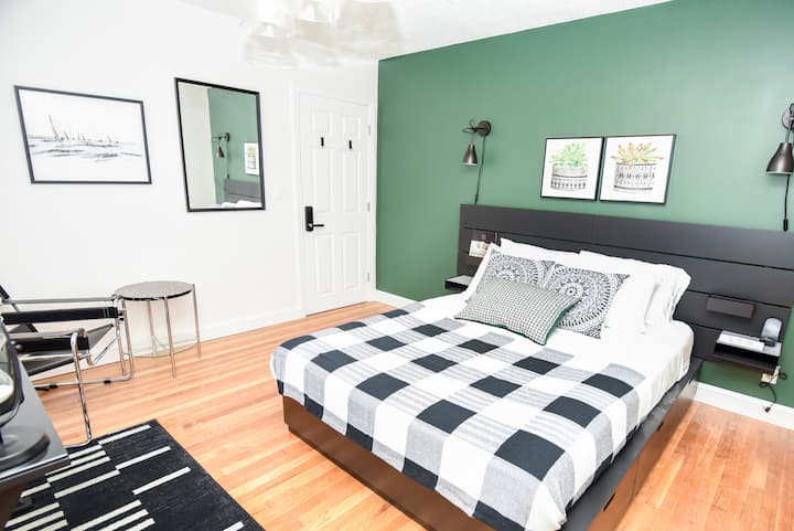 Venn | Harvard | Sunlight Room - Cambridge, MA