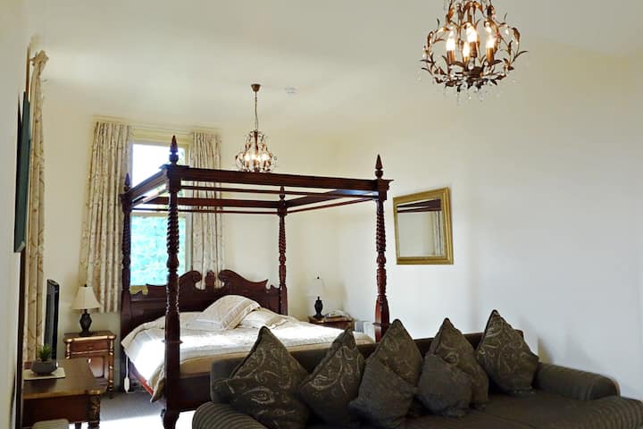 Manor Views(lake Hakanoa Suite) - Huntly