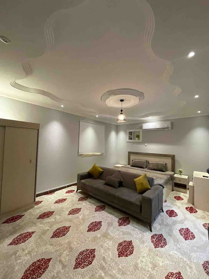 غرفة وحمام مستقله تبعدعن الحرم النبوي4كم دخول ذاتي - Madinah