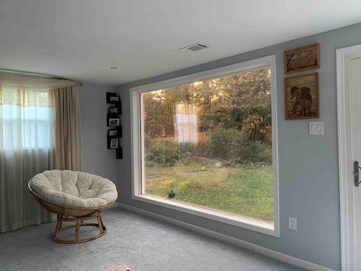 Cheerful Residential Home With Spacious Backyard. - 첼트넘
