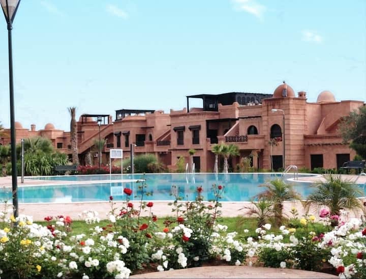 Appartement Avec Jardin Privé Et Piscines. - Marrakesh