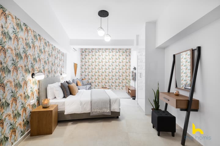 Eclectic Studio W/ Ceiling Window Near Acropolis! - Athens