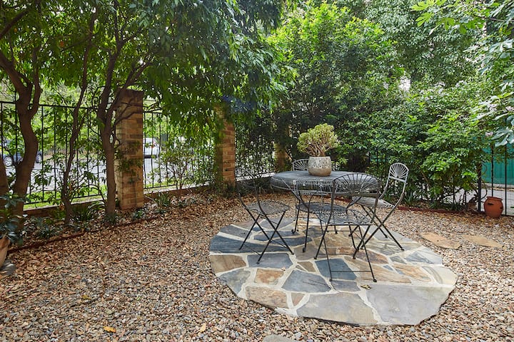 St Kilda Gardens Sunny, Nth Facing, Pet Friendly - St Kilda