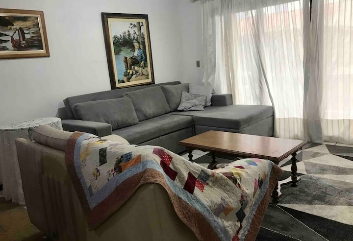 Casa Familiar A Poucos Metros Da Praia - Balneário Camboriú