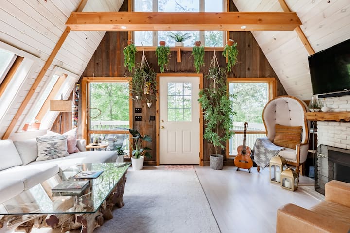 The Canopy House—remodeled Vermont A-frame Near Downtown - Stowe, VT