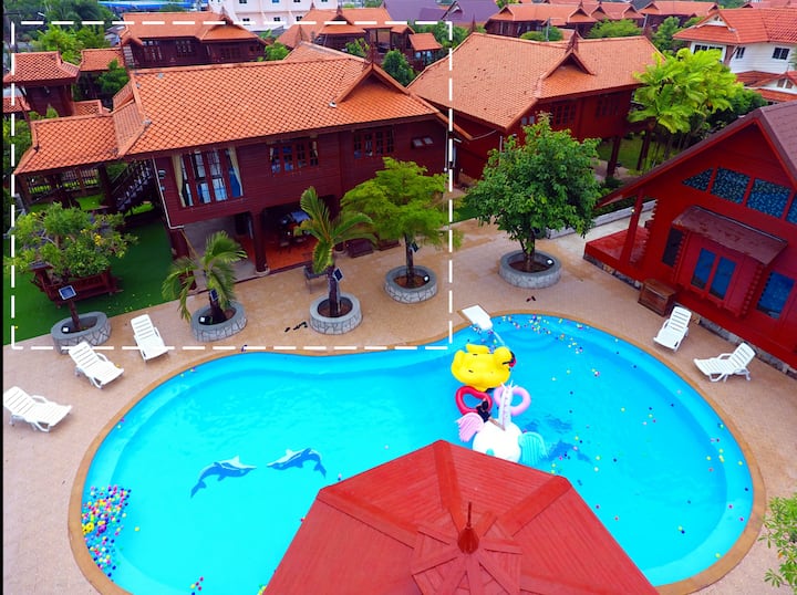 Superior Lanna Villa Poolside 8pax H.66 - Thailand