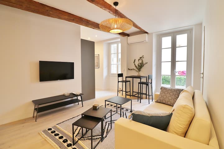 Perfect Location With Balcony - Nice