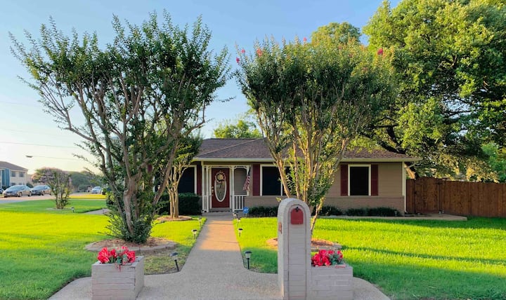 Charming Home - Conveniently 2mi From Kyle Field - Bryan, TX