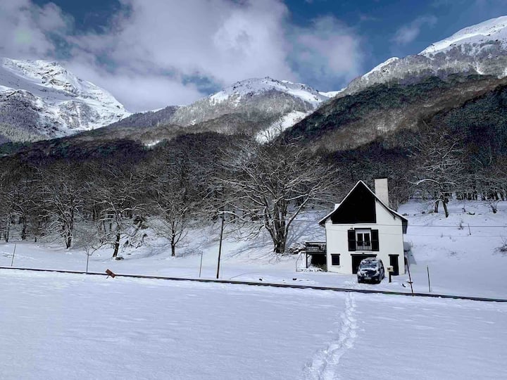 Chalet Cosy Dans Un Paysage Montagne - Loudenvielle