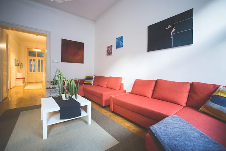 Vintage Style Apartment In The Heart Of Budapest - Budapest