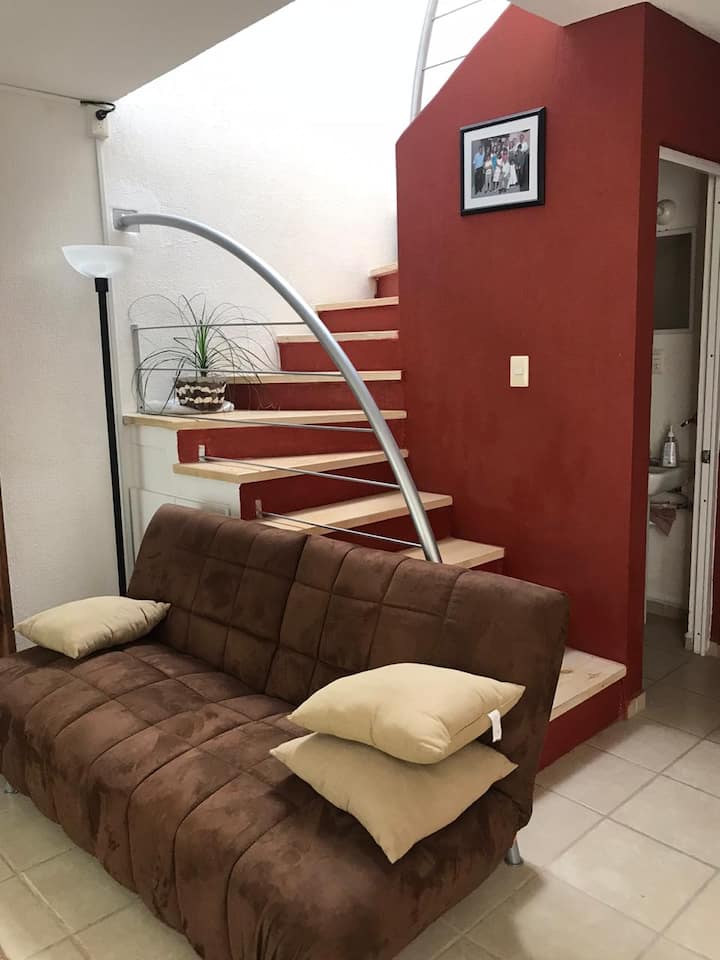 Casa Habitación Para 1-4 Personas, Fracc. Privado - Celaya