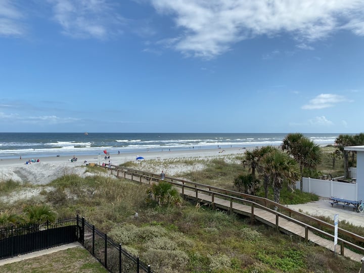 “Oceanview Hideaway - Coastal Condo” - Atlantic Beach, FL