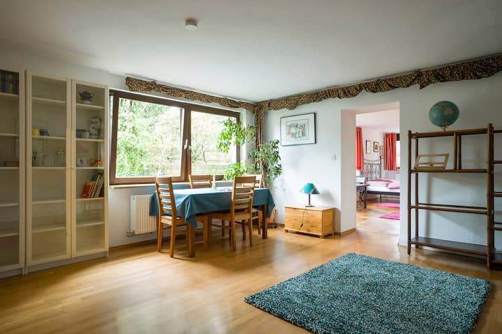 Ruhig&altstadtnah, 700m Zur U3: Gartenwohnung 4 4 - Nuremberg