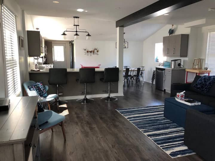 Renovated Cottage With Water View - 3 Bdr - Port Stanley