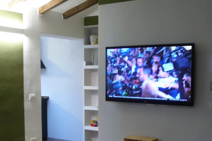 Casa Titti, Moderna Mansarda, 2' Dal Teatro Regio - Parme