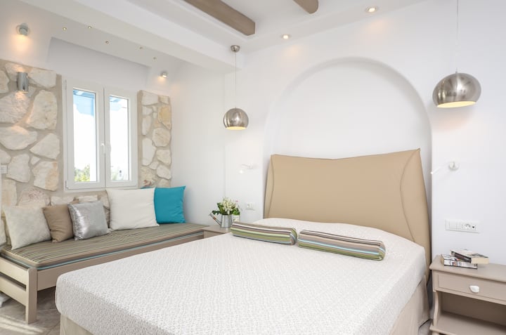 Evilion Apartment (2-4) Adults - Naxos