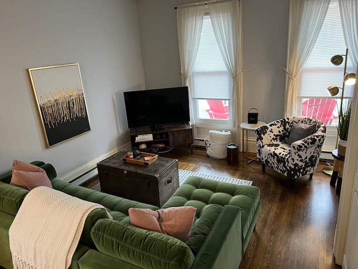 Mid Century Modern 2 Bed 1 Bath Near Town W/ Yard - Saratoga Springs, NY