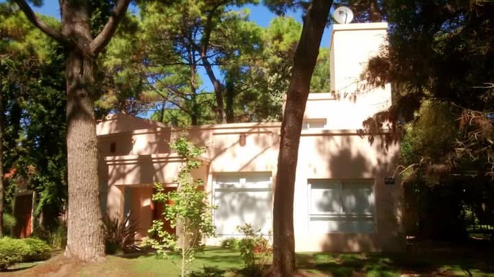 Casa En El Bosque Norte De Pinamar - Pinamar