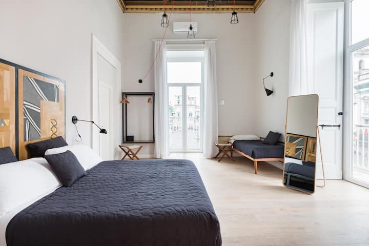 Stylish Living In A Spectacular Neapolitan Palazzo - Naples