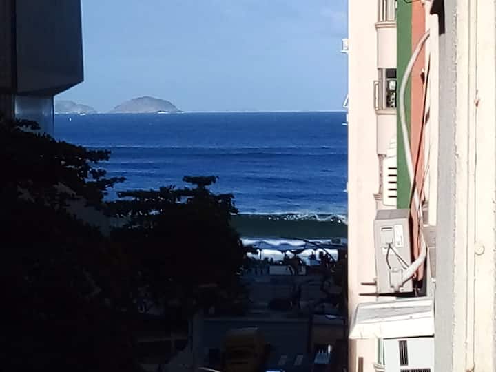 Posto 5. A Uma Quadra Da Praia. Vista Lateral - Copacabana